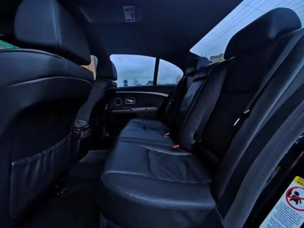 Melns BMW 730 2006 Rīga, ar dzinēja tilpumu 3.00 L un nobraukumu 270 tūkst. km par 6900 €, foto 7 vietnē AUTOMOTO.COM.LV