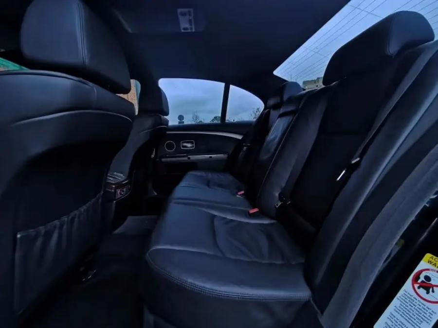 Melns BMW 730 2006 Rīga, ar dzinēja tilpumu 3.00 L un nobraukumu 270 tūkst. km par 6900 €, foto 8 vietnē AUTOMOTO.COM.LV