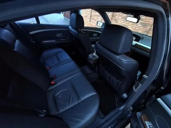 Melns BMW 730 2006 Rīga, ar dzinēja tilpumu 3.00 L un nobraukumu 270 tūkst. km par 6900 €, foto 9 vietnē AUTOMOTO.COM.LV
