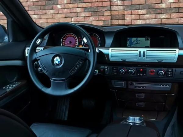 Melns BMW 730 2006 Rīga, ar dzinēja tilpumu 3.00 L un nobraukumu 270 tūkst. km par 6900 €, foto 10 vietnē AUTOMOTO.COM.LV