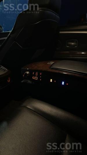 Melns BMW 730 2006 Rīga, ar dzinēja tilpumu 3.00 L un nobraukumu 360 tūkst. km par 5200 €, foto 13 vietnē AUTOMOTO.COM.LV