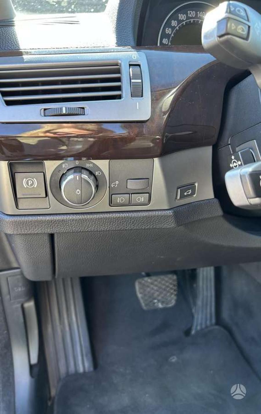 Black BMW 730 2006 in Kaunas, with an engine capacity of 2.99 L and mileage of 316 thousand km for 4850 €, photo 13 on AUTOMOTO.COM.LV