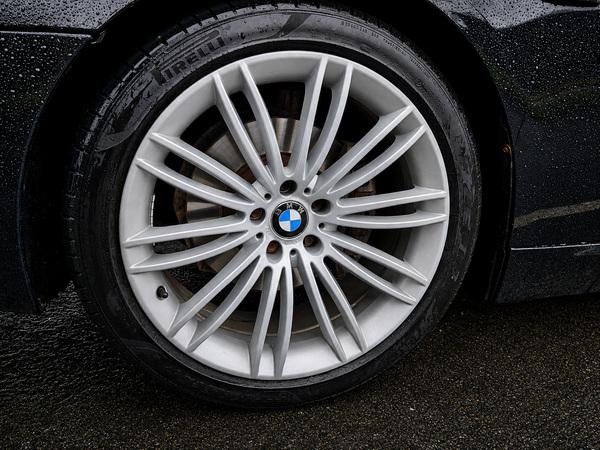 Black BMW 730 2006 in Tallinn, with an engine capacity of 3.00 L and mileage of 348 thousand km for 1510 €, photo 10 on AUTOMOTO.COM.LV