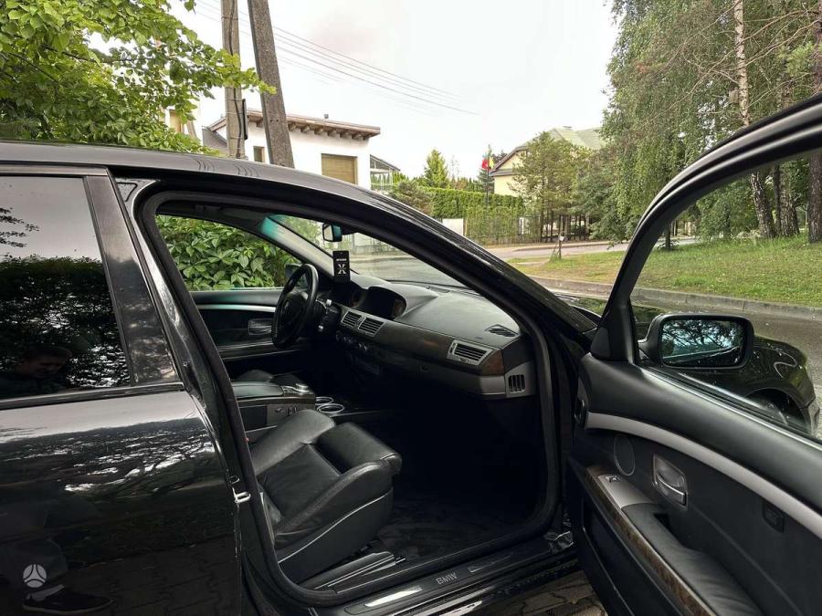 Melns BMW 730 2006 Viļņa, ar dzinēja tilpumu 2.99 L un nobraukumu 410 tūkst. km par 5200 €, foto 24 vietnē AUTOMOTO.COM.LV