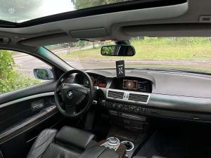 Melns BMW 730 2006 Viļņa, ar dzinēja tilpumu 2.99 L un nobraukumu 410 tūkst. km par 5200 €, foto 28 vietnē AUTOMOTO.COM.LV