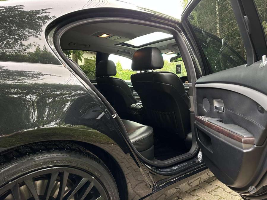 Melns BMW 730 2006 Viļņa, ar dzinēja tilpumu 2.99 L un nobraukumu 410 tūkst. km par 5200 €, foto 30 vietnē AUTOMOTO.COM.LV