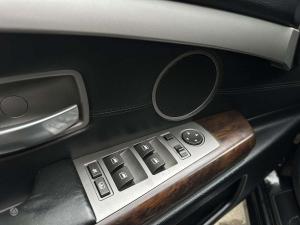 Melns BMW 730 2006 Viļņa, ar dzinēja tilpumu 2.99 L un nobraukumu 410 tūkst. km par 5200 €, foto 42 vietnē AUTOMOTO.COM.LV