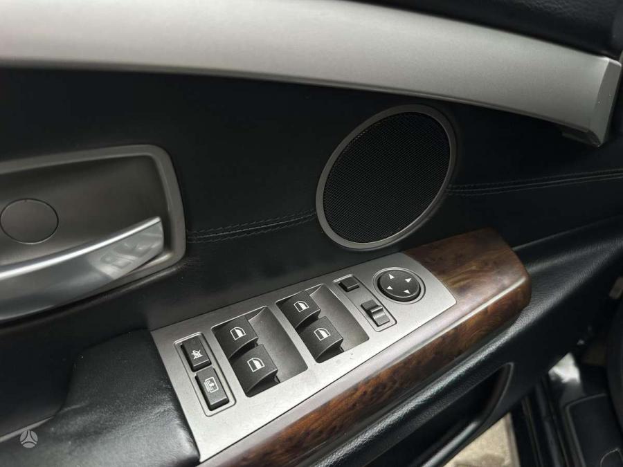 Melns BMW 730 2006 Viļņa, ar dzinēja tilpumu 2.99 L un nobraukumu 410 tūkst. km par 5200 €, foto 42 vietnē AUTOMOTO.COM.LV