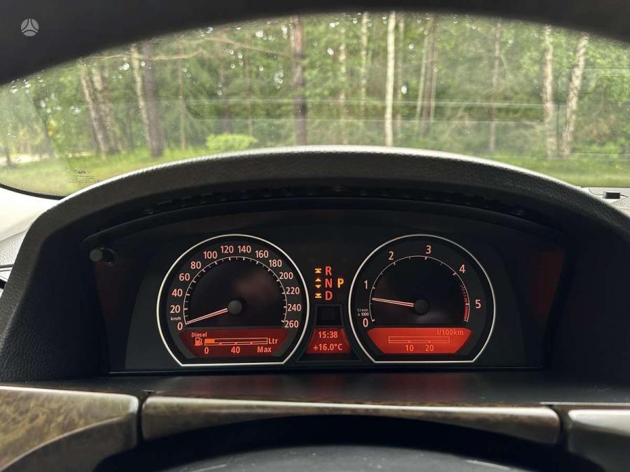 Melns BMW 730 2006 Viļņa, ar dzinēja tilpumu 2.99 L un nobraukumu 410 tūkst. km par 5200 €, foto 44 vietnē AUTOMOTO.COM.LV