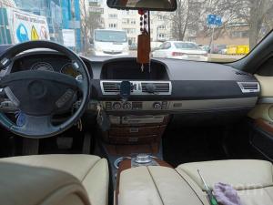 Black BMW 730 2006 in Riga, with an engine capacity of 4.00 L and mileage of 280 thousand km for 3000 €, photo 8 on AUTOMOTO.COM.LV