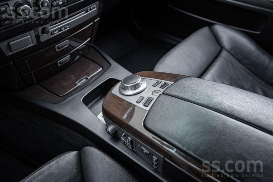 Melns BMW 730 2006 Rīga, ar dzinēja tilpumu 3.00 L un nobraukumu 379 tūkst. km par 5500 €, foto 22 vietnē AUTOMOTO.COM.LV