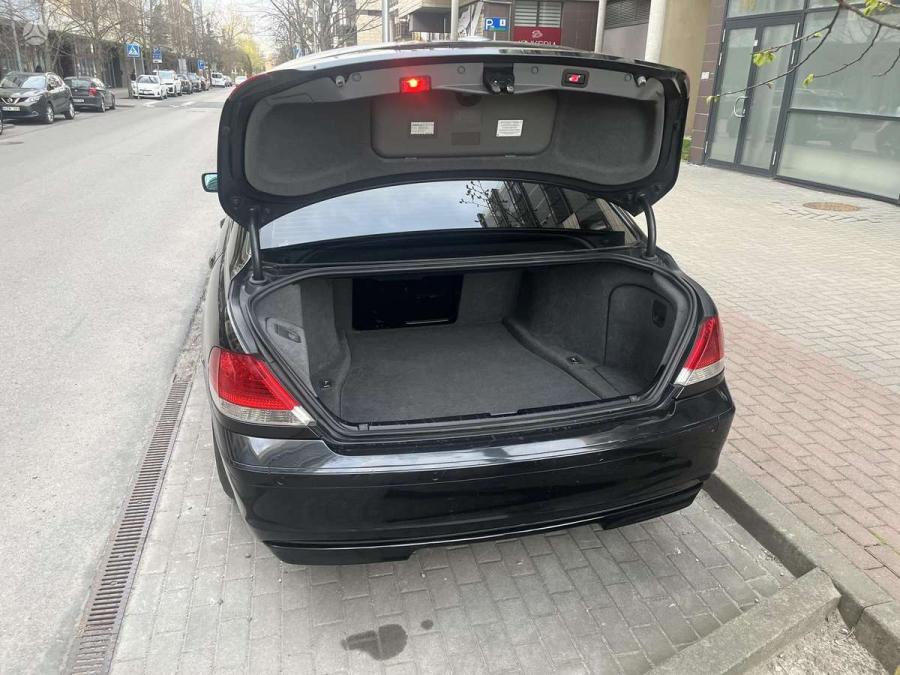 Melns BMW 730 2006 Klaipėda, ar dzinēja tilpumu 2.99 L un nobraukumu 310 tūkst. km par 4499 €, foto 4 vietnē AUTOMOTO.COM.LV