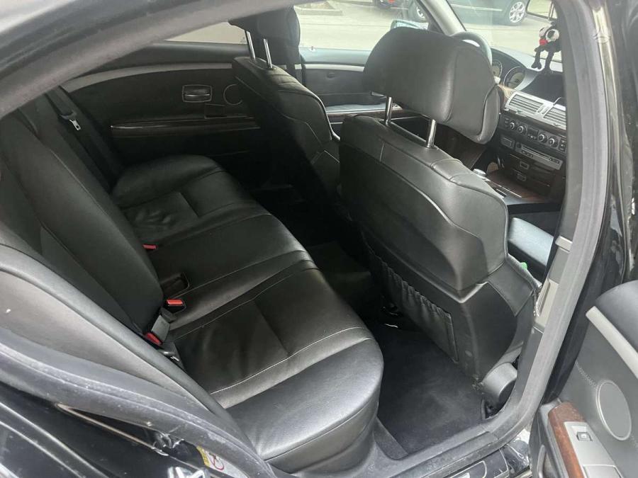 Melns BMW 730 2006 Klaipėda, ar dzinēja tilpumu 2.99 L un nobraukumu 310 tūkst. km par 4499 €, foto 5 vietnē AUTOMOTO.COM.LV