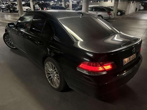 Melns BMW 730 2006 Klaipėda, ar dzinēja tilpumu 2.99 L un nobraukumu 310 tūkst. km par 4499 €, foto 9 vietnē AUTOMOTO.COM.LV