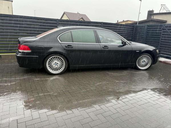 Melns BMW 730 2006 Viļņa, ar dzinēja tilpumu 2.99 L un nobraukumu 533 tūkst. km par 2800 €, foto 3 vietnē AUTOMOTO.COM.LV