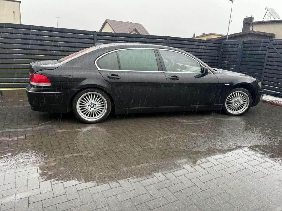 Melns BMW 730 2006 Viļņa, ar dzinēja tilpumu 2.99 L un nobraukumu 533 tūkst. km par 2800 €, foto 3 vietnē AUTOMOTO.COM.LV