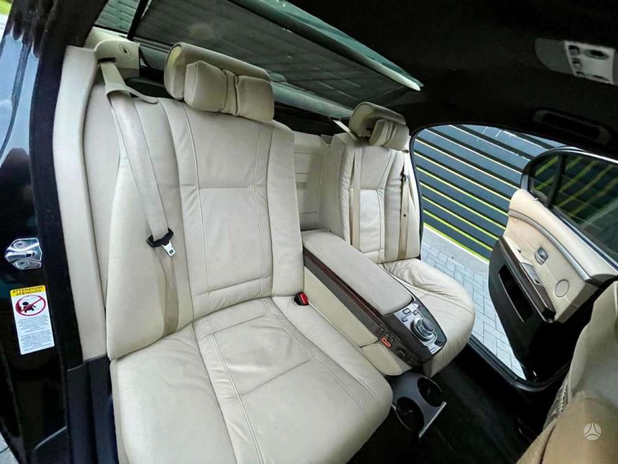 Melns BMW 730 2006 Viļņa, ar dzinēja tilpumu 2.99 L un nobraukumu 533 tūkst. km par 2800 €, foto 15 vietnē AUTOMOTO.COM.LV
