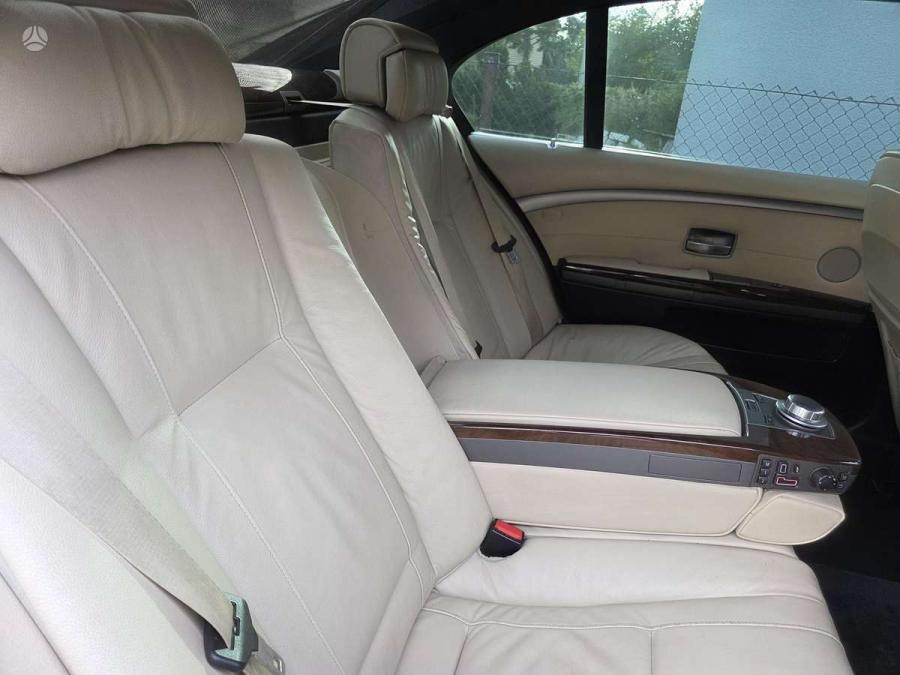 Melns BMW 730 2006 Viļņa, ar dzinēja tilpumu 2.99 L un nobraukumu 533 tūkst. km par 2800 €, foto 18 vietnē AUTOMOTO.COM.LV