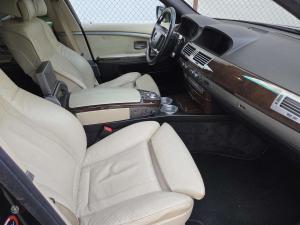 Melns BMW 730 2006 Viļņa, ar dzinēja tilpumu 2.99 L un nobraukumu 533 tūkst. km par 2800 €, foto 21 vietnē AUTOMOTO.COM.LV