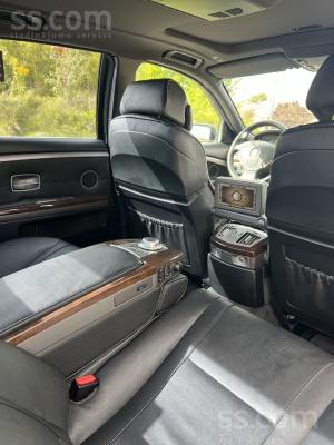Melns BMW 730 2006 Daugavpils, ar dzinēja tilpumu 3.00 L un nobraukumu 429 tūkst. km par 4350 €, foto 10 vietnē AUTOMOTO.COM.LV