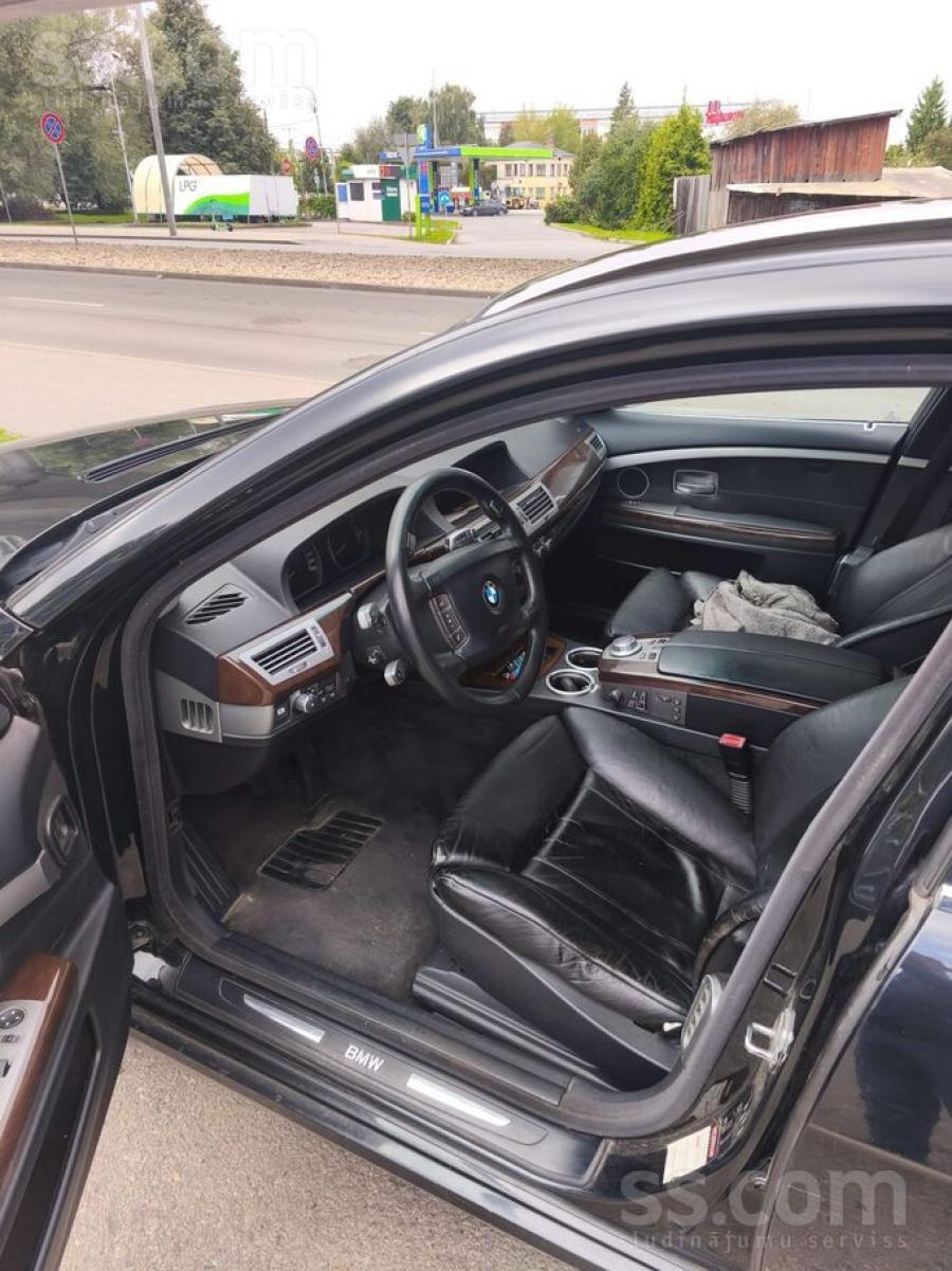 Black BMW 730 2006 in Riga, with an engine capacity of 3.00 L and mileage of 447 thousand km for 3450 €, photo 7 on AUTOMOTO.COM.LV