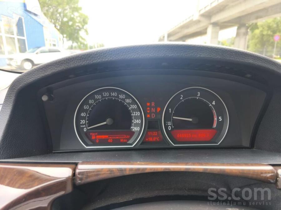 Black BMW 730 2006 in Riga, with an engine capacity of 3.00 L and mileage of 447 thousand km for 3450 €, photo 8 on AUTOMOTO.COM.LV