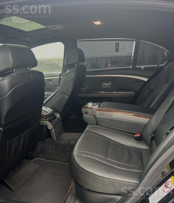 Black BMW 730 2006 in Daugavpils, with an engine capacity of 3.00 L and mileage of 430 thousand km for 5250 €, photo 7 on AUTOMOTO.COM.LV