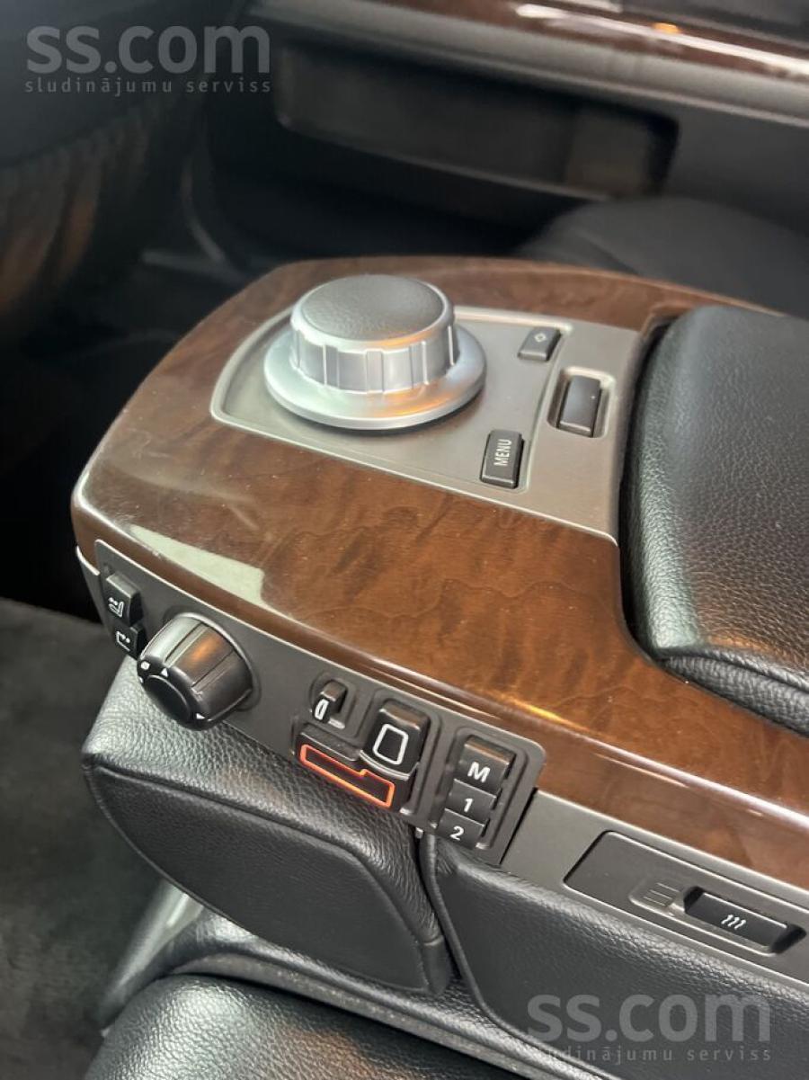 Melns BMW 730 2006 Daugavpils, ar dzinēja tilpumu 3.00 L un nobraukumu 430 tūkst. km par 5250 €, foto 8 vietnē AUTOMOTO.COM.LV