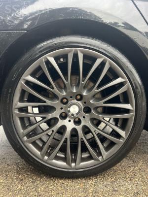 Black BMW 730 2006 in Daugavpils, with an engine capacity of 3.00 L and mileage of 430 thousand km for 5500 €, photo 13 on AUTOMOTO.COM.LV