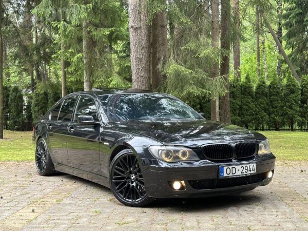 Black BMW 730 2007 in Jelgava, with an engine capacity of 3.00 L and mileage of 309 thousand km for 5650 €, photo 1 on AUTOMOTO.COM.LV