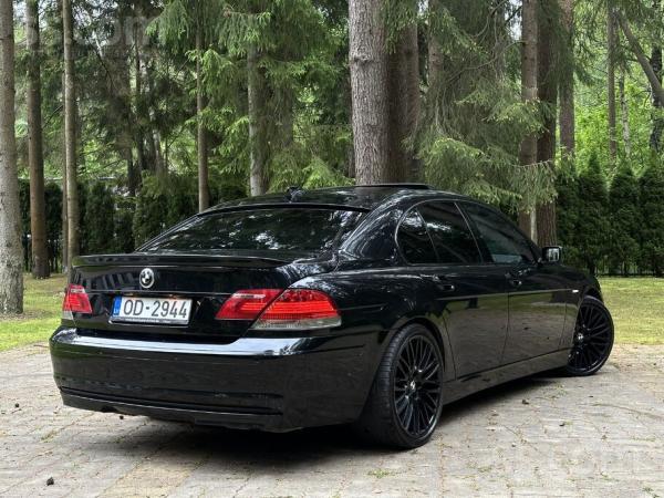Black BMW 730 2007 in Jelgava, with an engine capacity of 3.00 L and mileage of 309 thousand km for 5650 €, photo 3 on AUTOMOTO.COM.LV