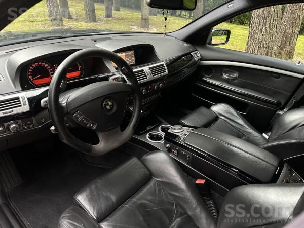 Black BMW 730 2007 in Jelgava, with an engine capacity of 3.00 L and mileage of 309 thousand km for 5650 €, photo 5 on AUTOMOTO.COM.LV