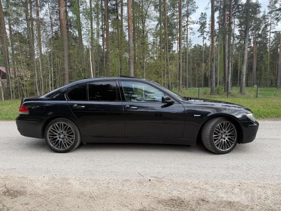Black BMW 730 2007 in Rezekne, with an engine capacity of 3.00 L and mileage of 263 thousand km for 4500 €, photo 3 on AUTOMOTO.COM.LV