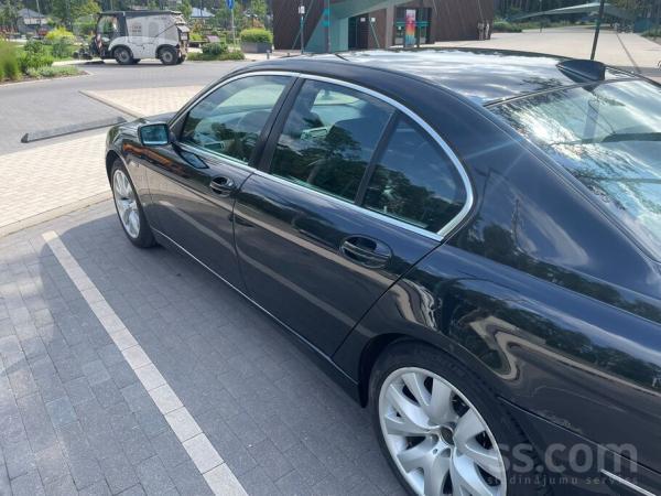 Black BMW 730 2007 in Jurmala, with an engine capacity of 3.00 L and mileage of 502 thousand km for 2495 €, photo 6 on AUTOMOTO.COM.LV
