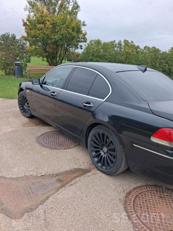 Melns BMW 730 2007 Preiļi, ar dzinēja tilpumu 3.00 L un nobraukumu 301 tūkst. km par 4000 €, foto 3 vietnē AUTOMOTO.COM.LV