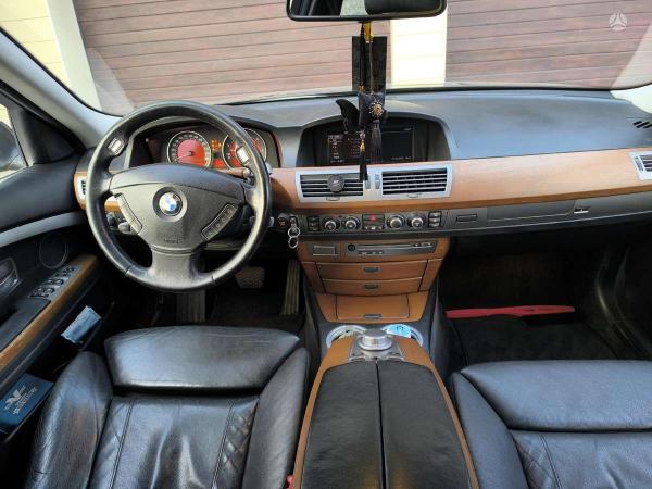 Black BMW 730 2008 in Taurage, with an engine capacity of 2.99 L and mileage of 336 thousand km for 4200 €, photo 7 on AUTOMOTO.COM.LV