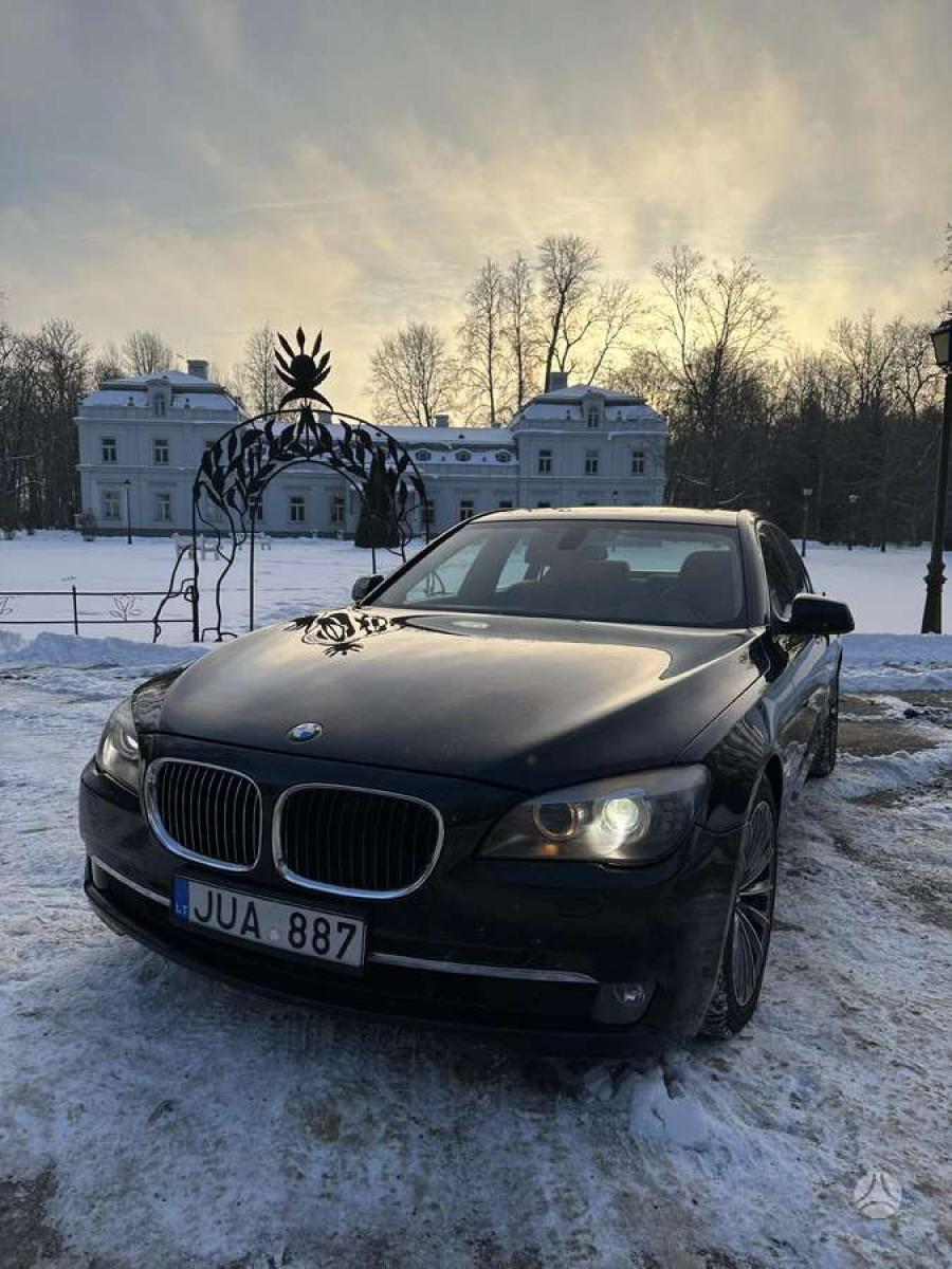 Melns BMW 730 2008 Šakiai, ar dzinēja tilpumu 3.00 L un nobraukumu 294 tūkst. km par 8500 €, foto 7 vietnē AUTOMOTO.COM.LV