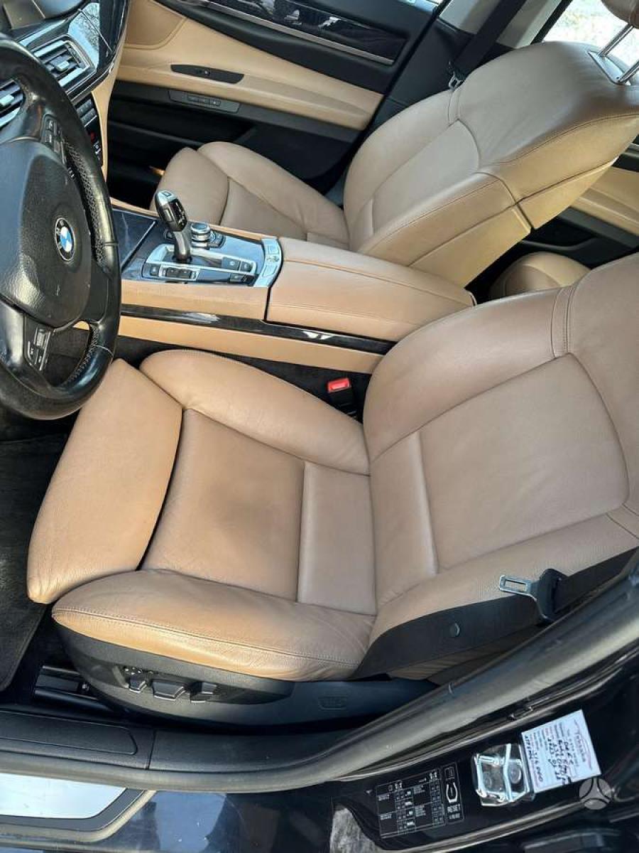 Melns BMW 730 2008 Šakiai, ar dzinēja tilpumu 3.00 L un nobraukumu 294 tūkst. km par 8500 €, foto 14 vietnē AUTOMOTO.COM.LV