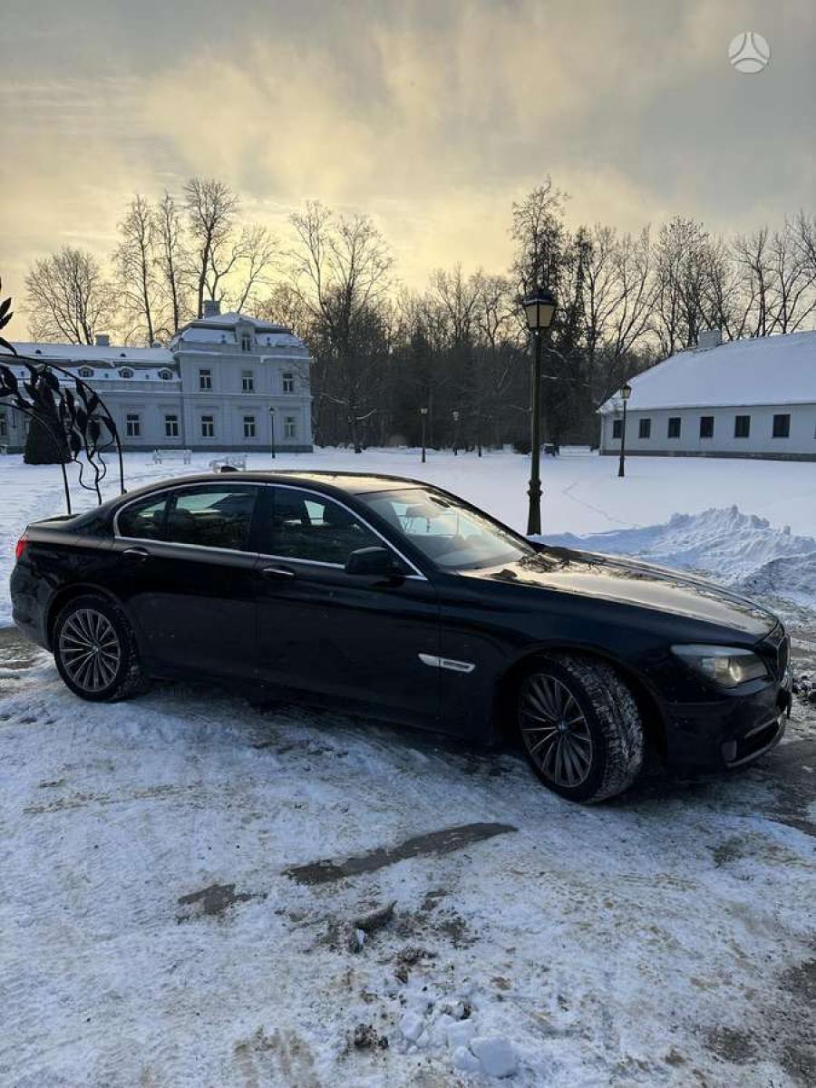 Melns BMW 730 2008 Šakiai, ar dzinēja tilpumu 3.00 L un nobraukumu 294 tūkst. km par 8500 €, foto 18 vietnē AUTOMOTO.COM.LV