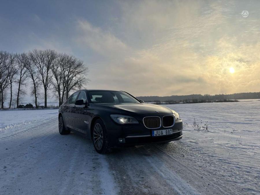 Melns BMW 730 2008 Šakiai, ar dzinēja tilpumu 3.00 L un nobraukumu 294 tūkst. km par 8500 €, foto 20 vietnē AUTOMOTO.COM.LV