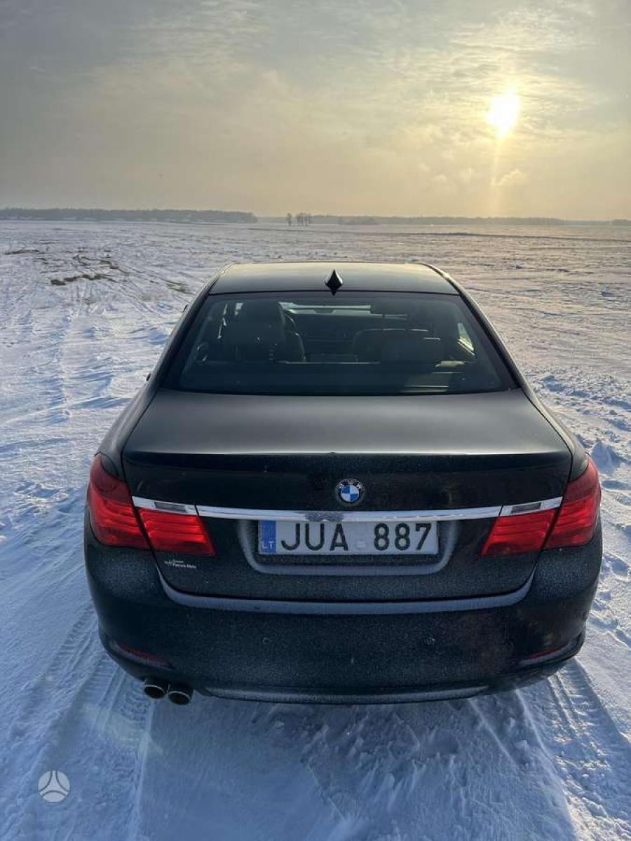 Melns BMW 730 2008 Šakiai, ar dzinēja tilpumu 3.00 L un nobraukumu 294 tūkst. km par 8500 €, foto 25 vietnē AUTOMOTO.COM.LV
