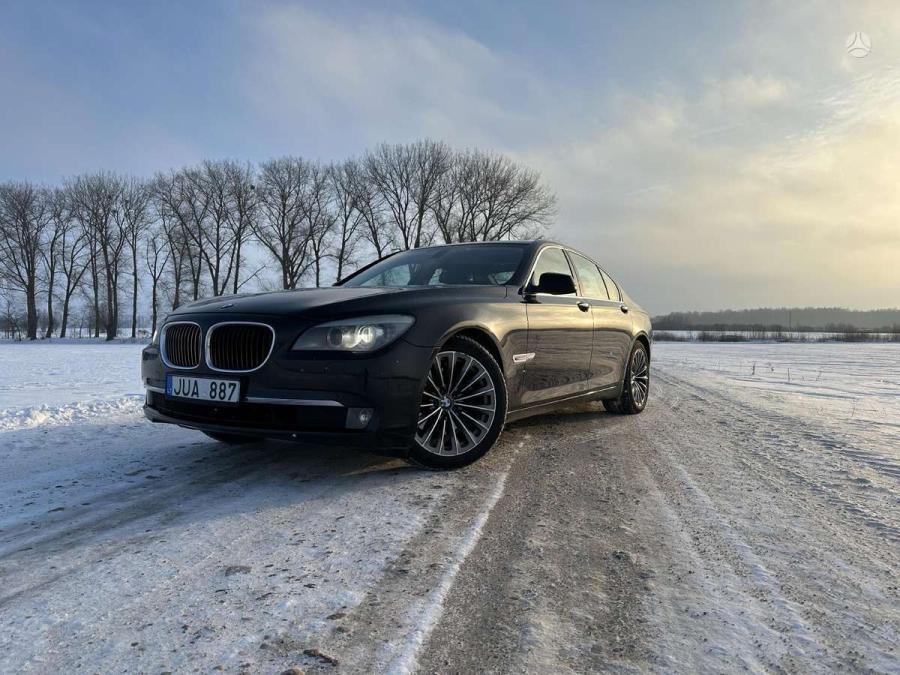 Melns BMW 730 2008 Šakiai, ar dzinēja tilpumu 3.00 L un nobraukumu 294 tūkst. km par 8500 €, foto 28 vietnē AUTOMOTO.COM.LV