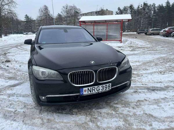Black BMW 730 2008 in Kaunas, with an engine capacity of 3.00 L and mileage of 400 thousand km for 5500 €, photo 1 on AUTOMOTO.COM.LV