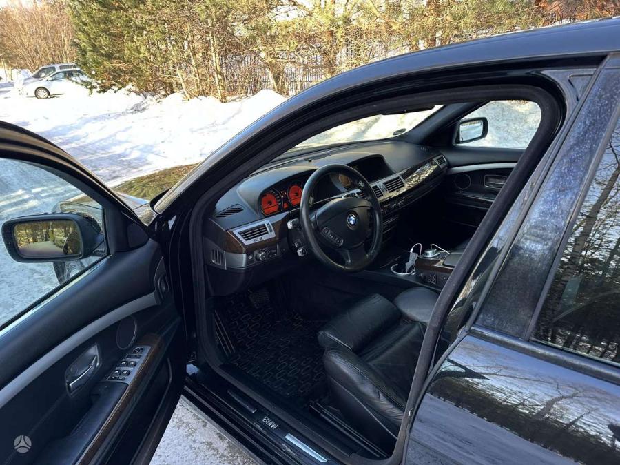 Black BMW 730 2008 in Vilnius, with an engine capacity of 2.99 L and mileage of 355 thousand km for 4900 €, photo 17 on AUTOMOTO.COM.LV