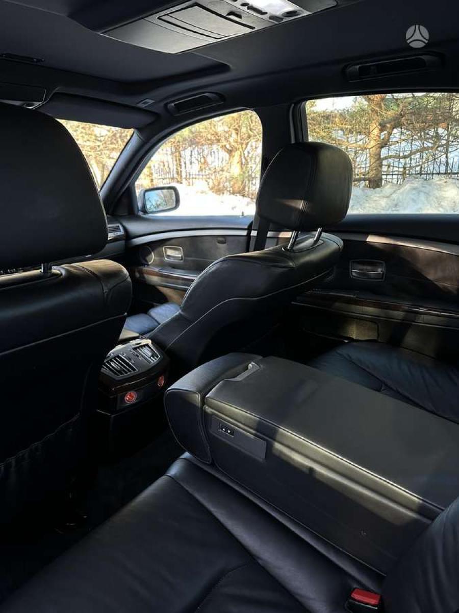 Black BMW 730 2008 in Vilnius, with an engine capacity of 2.99 L and mileage of 355 thousand km for 4900 €, photo 31 on AUTOMOTO.COM.LV