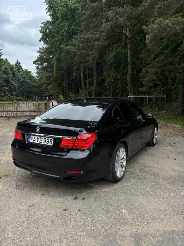 Black BMW 730 2008 in Jonava, with an engine capacity of 3.00 L and mileage of 336 thousand km for 7500 €, photo 3 on AUTOMOTO.COM.LV