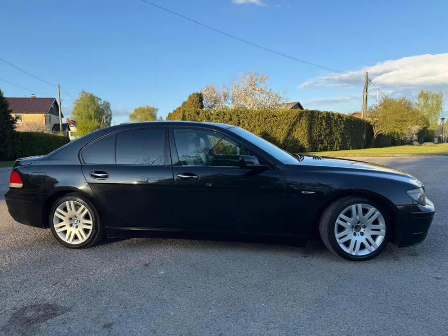 Black BMW 730 2008 in Riga, with an engine capacity of 3.00 L and mileage of 377 thousand km for 6000 €, photo 4 on AUTOMOTO.COM.LV