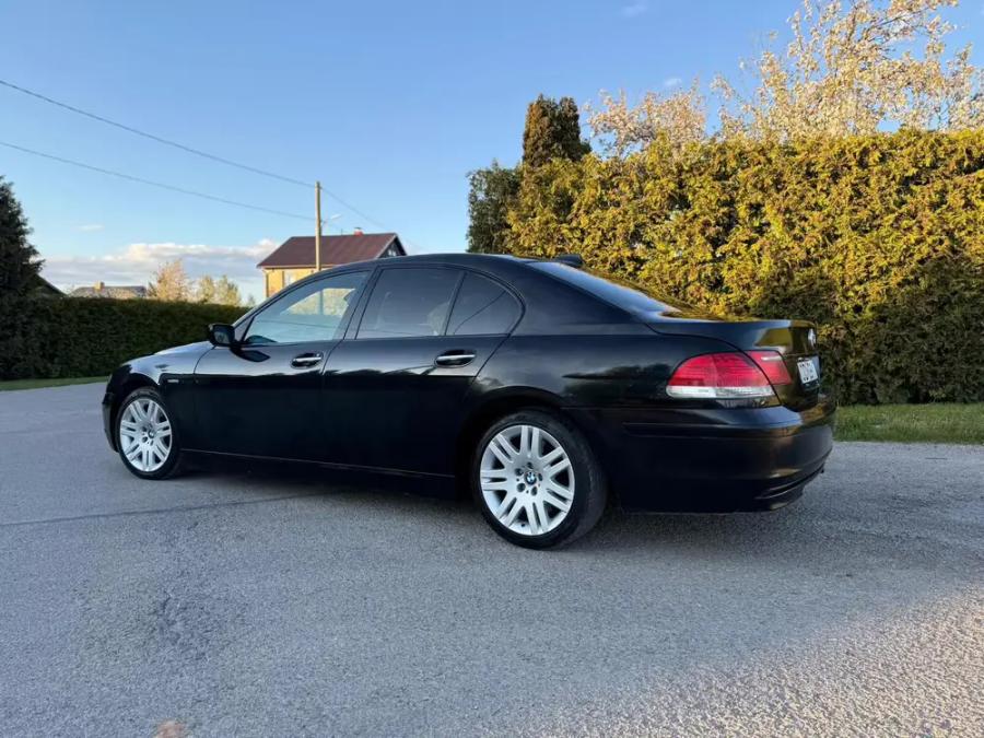 Black BMW 730 2008 in Riga, with an engine capacity of 3.00 L and mileage of 377 thousand km for 6000 €, photo 5 on AUTOMOTO.COM.LV