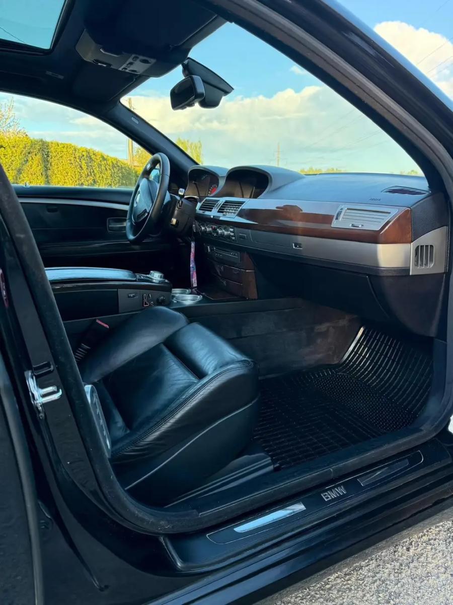 Black BMW 730 2008 in Riga, with an engine capacity of 3.00 L and mileage of 377 thousand km for 6000 €, photo 10 on AUTOMOTO.COM.LV