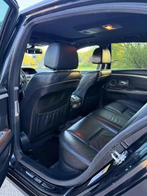 Black BMW 730 2008 in Riga, with an engine capacity of 3.00 L and mileage of 377 thousand km for 6000 €, photo 13 on AUTOMOTO.COM.LV